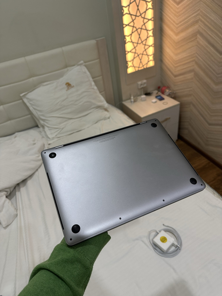 Macbook Pro 2018 | Core i7 | 16GB RAM | 512Gb