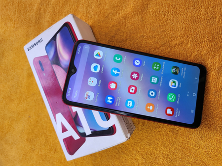 Samsung A10s sotiladi