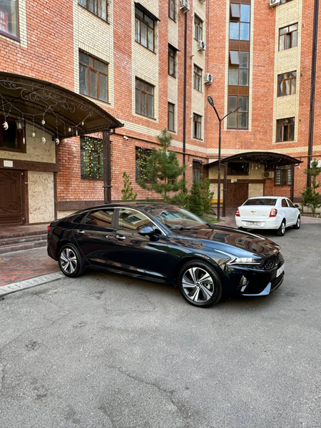 Kia K5 remno siniy
