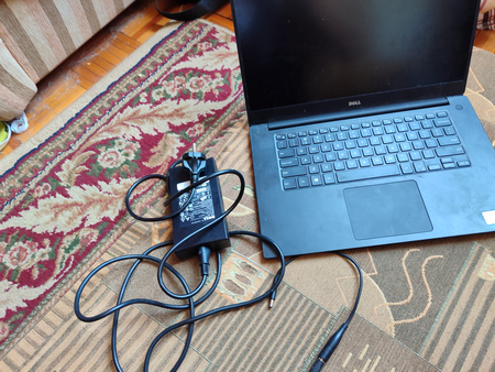 Noutbuk Dell core i7 sotiladi