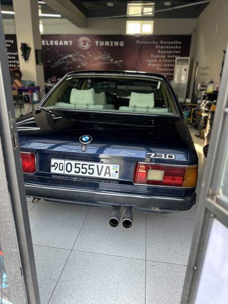 bmw e23 6цилиндр  1978год  730i long  сотилади холати яхши метани бор