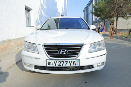 Hyundai sanata sotiladi