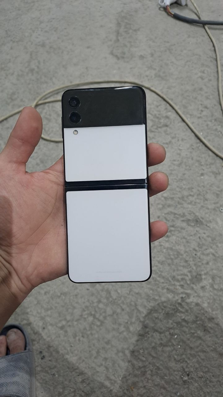Samsung z flip 3 5G 256gb sotiladi yoki obmen