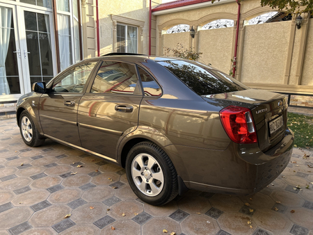 Chevrolet Gentara. Eng full pozitsiyada Zeus Жентра в идеальном в сост