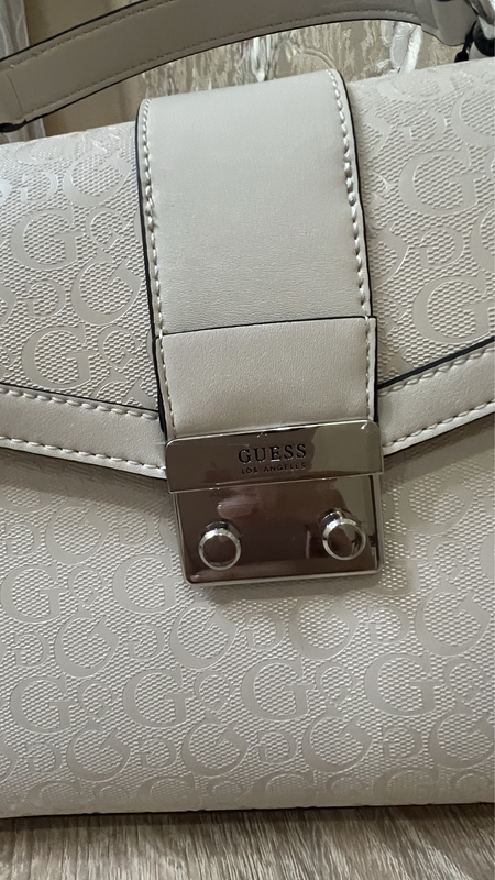 Сумка новая GUESS