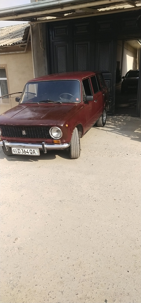 Vaz 2102 sotiladi