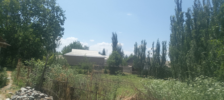 Участка сотилади. Продаётся Участок 10соток.
Рядом есть вода Газ есть