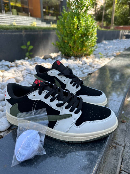 Кроссовки Air Jordan low Travis Scott в расцветке “Olive”