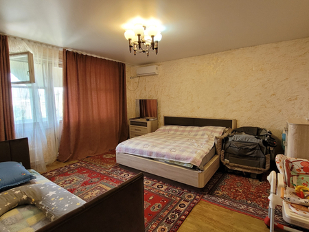 Продаётся 4-комнатная квартира. 128 м². Метро М.Горький. БИЙ.