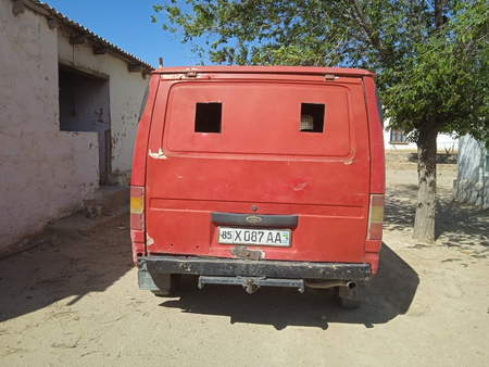Ford transit sotiladi