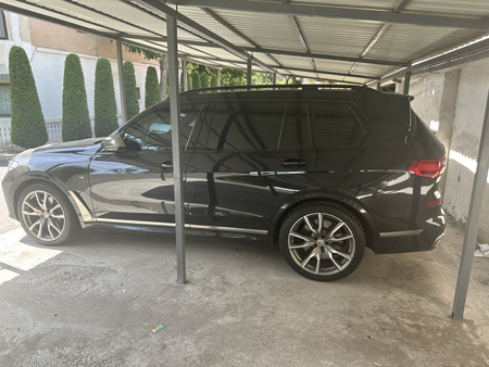 Продам настоящий BMW X7 M50 Full Option 2022