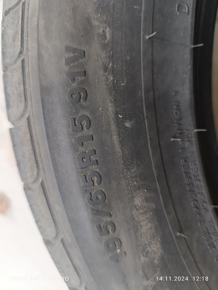 Шины 195/65 R15 - 2 шт Continental, 2 шт Kumho, в хорошем состоянии\\\
