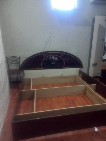 Продам кровать для спальни