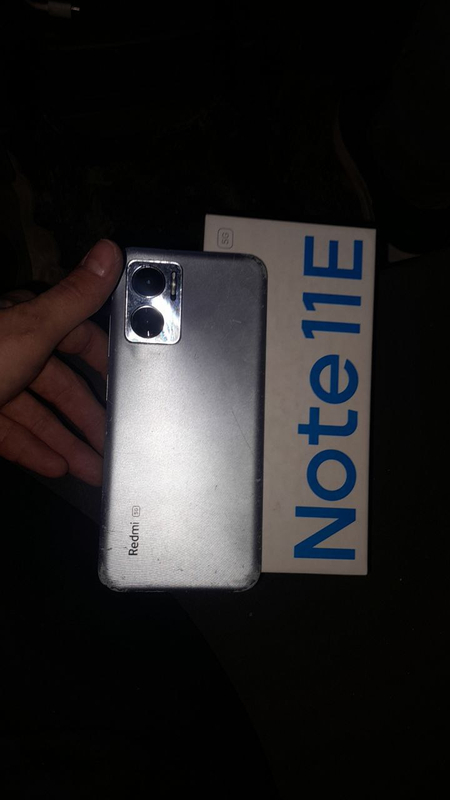 Продаю Redmi note 11 E с документами