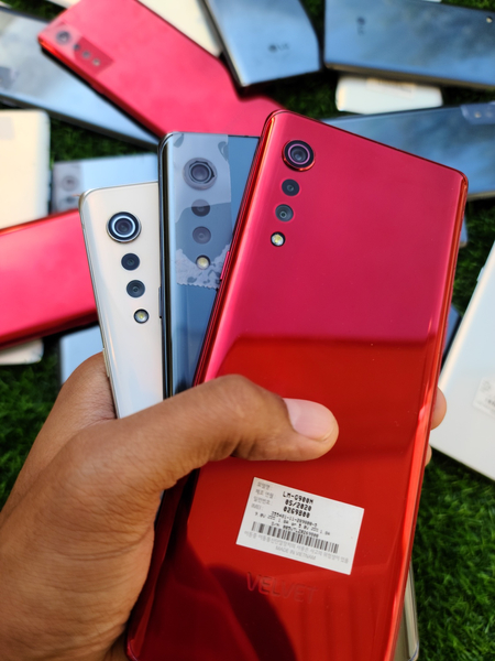 LG Velvet 5G. Snapdragon 765. OzU 8 GB. Joyi 128 GB. Garantya beriladi