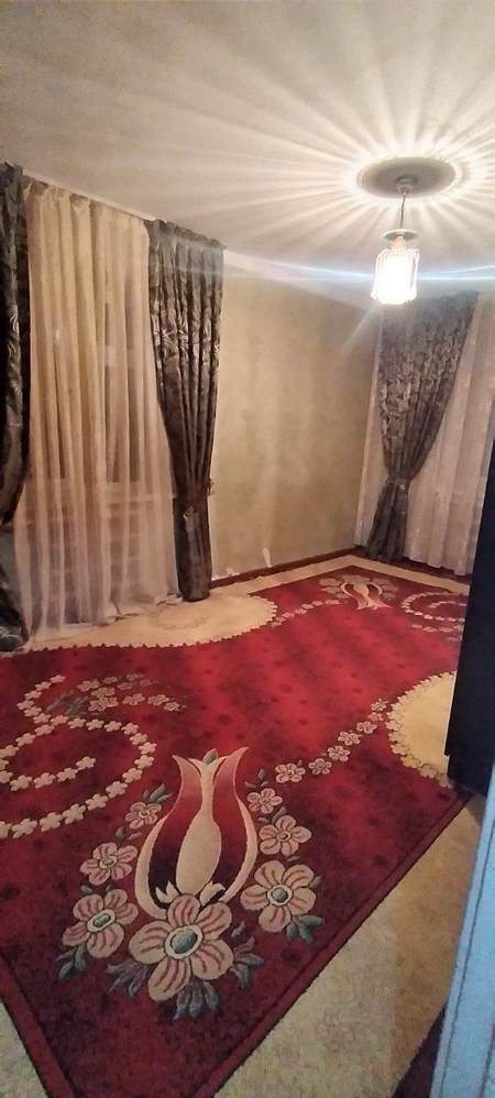 Продаётся Чирчик 1ком Раддом 1этаж