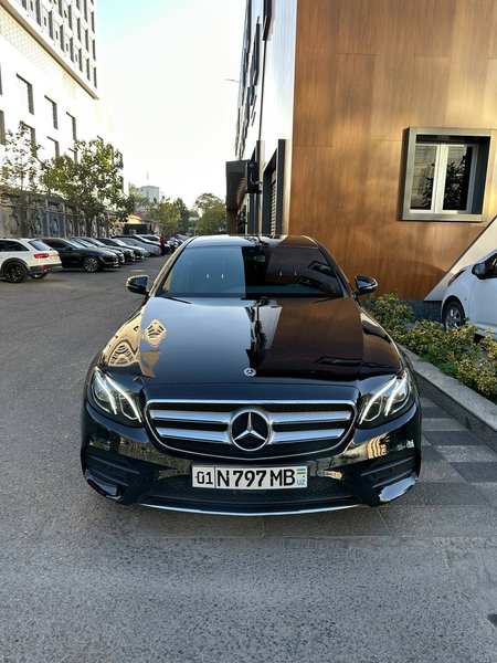 Mercedes-Benz 213