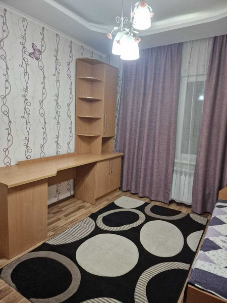 Сдается квартира в  (на Саракульке Мирабад ). 5-х комнатная,