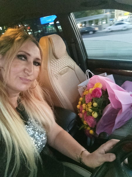 Продается шикарный автомобиль.продаю и плачу в связи с переездом.
