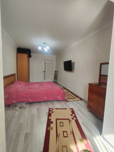 Срочно продается квартира Куйлюк-3  у метро школа 263 Корзинка