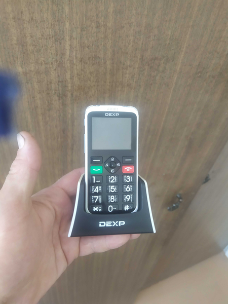Телефон DEXP model Larus52