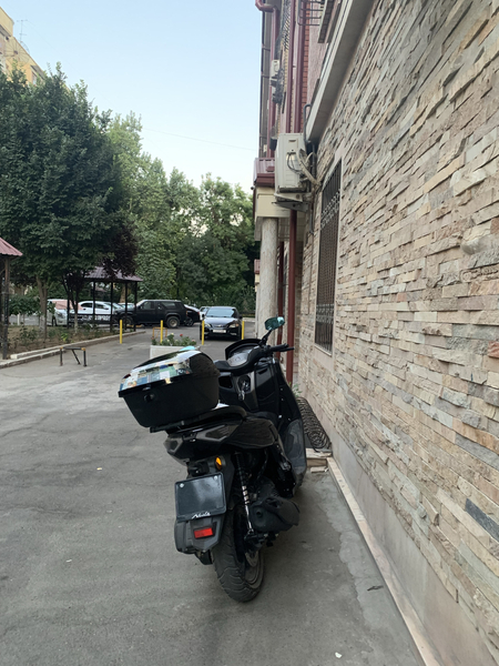 Скутер N max, дорого!