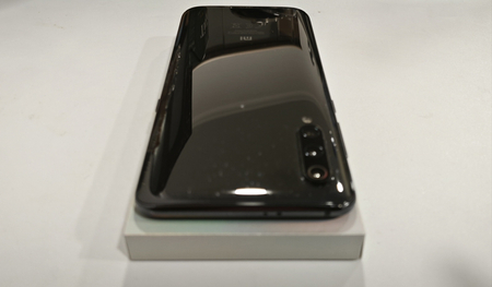 MI 9 FLAGMAN. Piano Black. 6/128