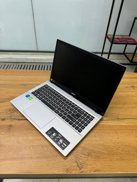 Ноутбук Acer / новый / идеальное состояние