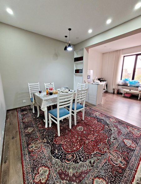 Продаётся 4х комн. (135m2)+ мансарда(90m2), 3 бекат метро СЕРГЕЛИ - 7А