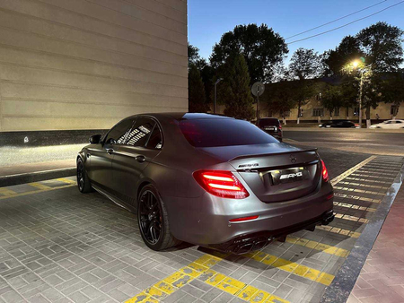 Mercedes Benz E klass AMG 63 Ramon Performance