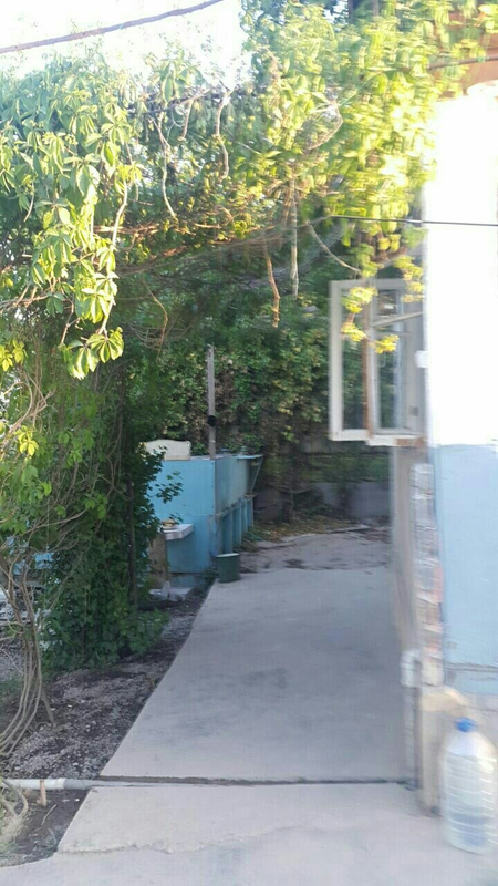 Продается дом бывше дача шесть соток земли сад огород три комнаты вера