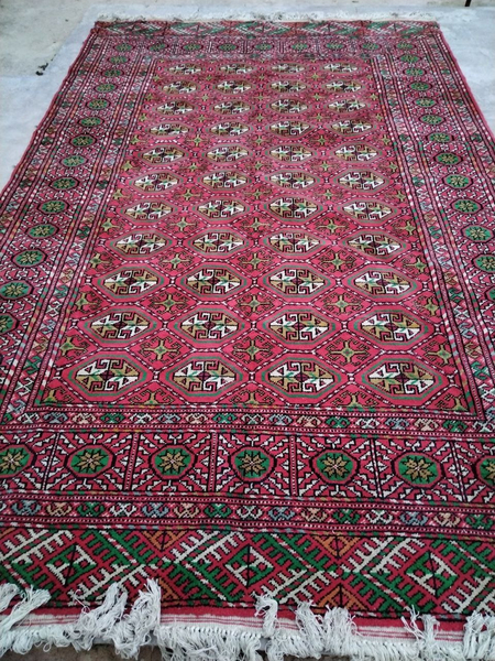 Gilam sotiladi qo'l ishi