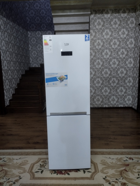 Продается холодильник Beko двухкамерный No frost