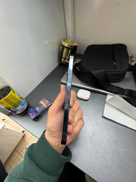 Iphone 12 pro max sotiladi
