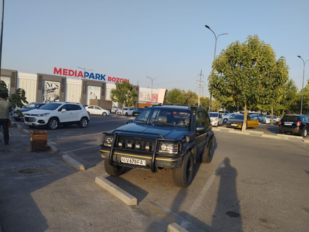 Продаю Джип Чероки.