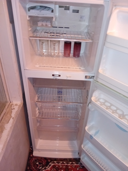 Продам холодильник LG!