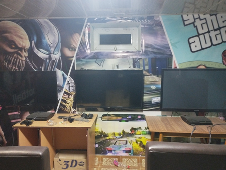 Playstation 3 12ta joyistik bilan