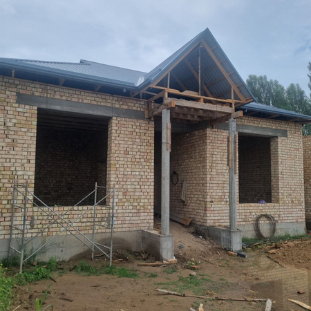 Uy sotiladi srochno 3.3 sotix