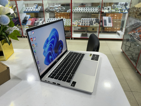 Acer SWIFT 14 GO ultr 7 16 yadro 22 patok 2.8K sensor ekran i7 14 gen