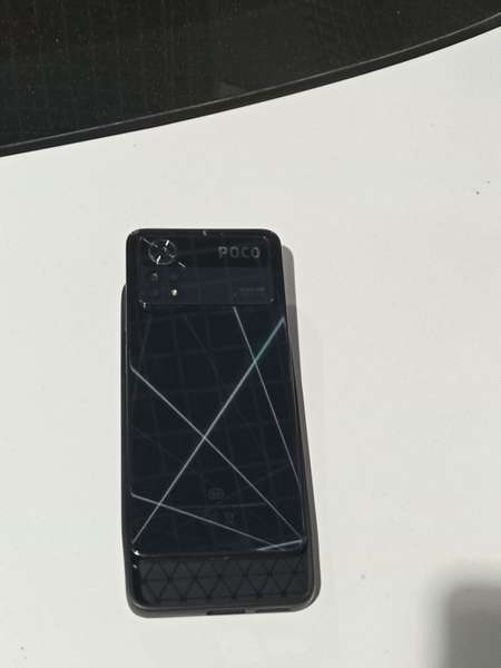 Poco 4x pro 8/256 gb tel sastayanasi zoʻr oʻzim ishlatganman karobka