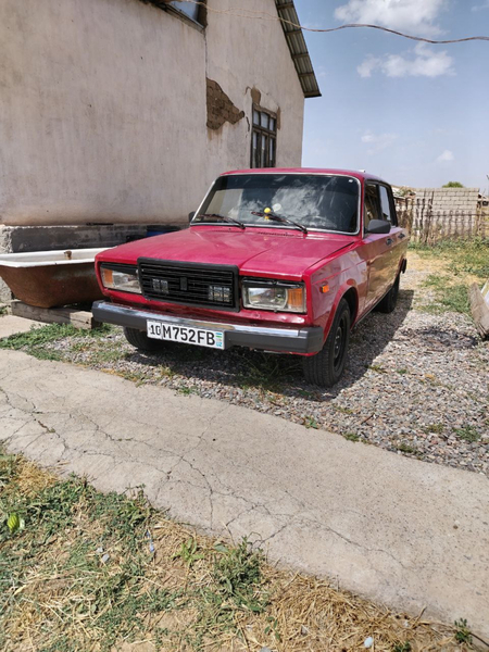 Vaz 2107 holati yaxshi tayyor moshina mator hadavoy ishi yoq