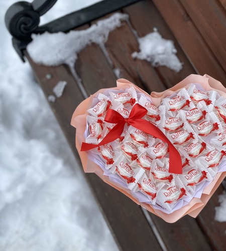 Шоколадные Подарки гифтбоксы цветы .Gift box Shokoladli sovg’alar