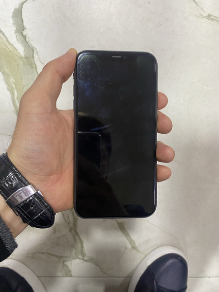 Iphone 11 64gb sotiladi