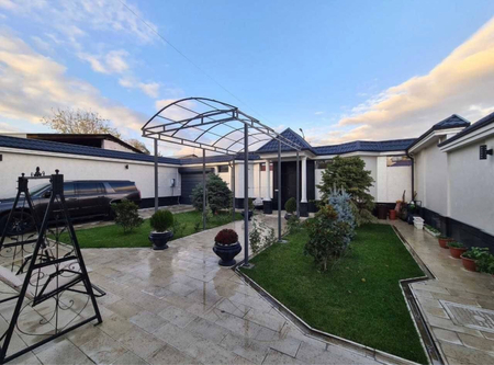 Продается Евро дом Ор-р: центр Луначарский 650м2