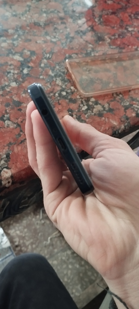 Tecno camon 128/6 1 yil garatniyasi bor