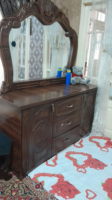 Mebel spalni uchun holati yaxshi faqat eshiklarini tuzatish kerak