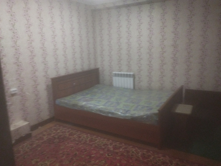 Ипподромда квартира. Тагида ёзилганини у́кинг.