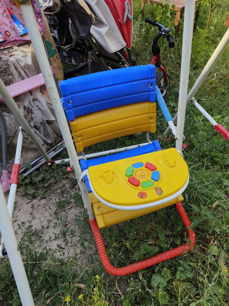 Качеля детская продается