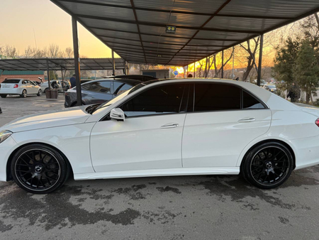 Продается Mercedec-benz 212 рейсталинг в идеальном состоянии.