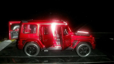 Модель 1:18 Mersedes bens Brabus 700